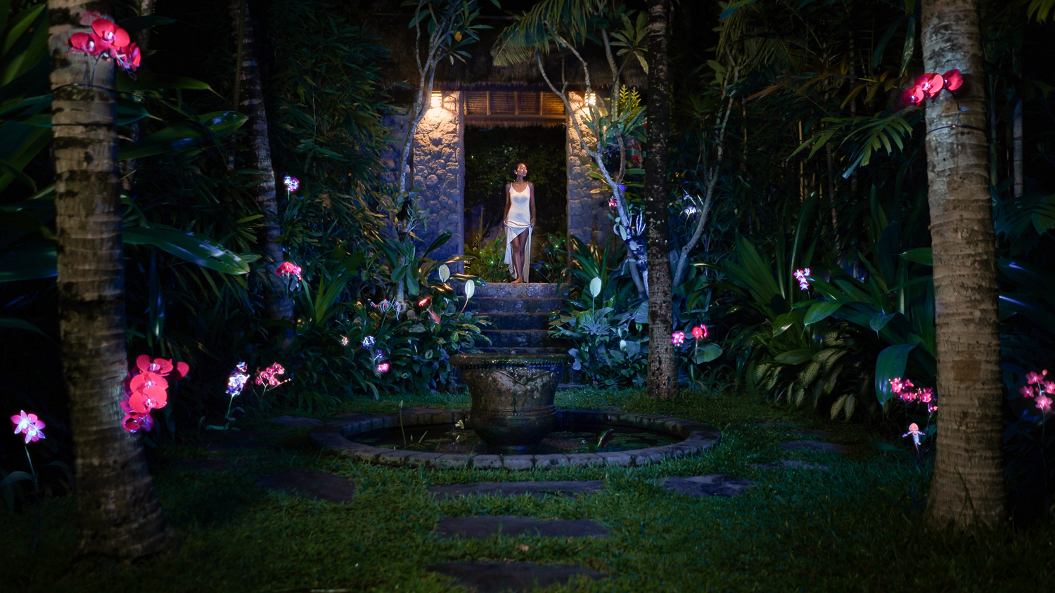 Glowing Garden: a fascinating show by Dutch designer Daan Roosegaarde
